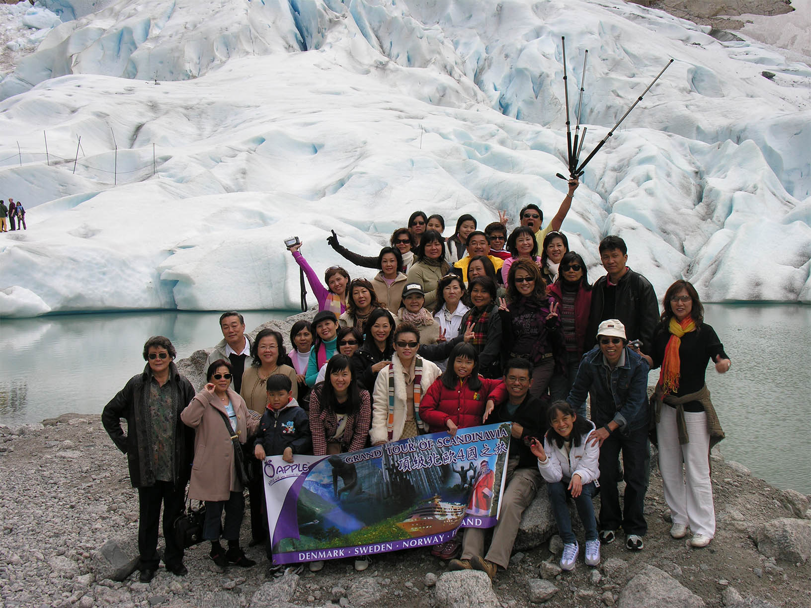 30 Years of Journeys, Apple by Your Side - Apple Vacations Malaysia